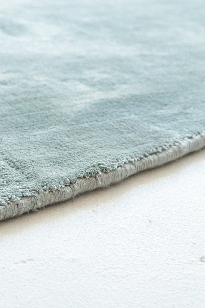 Alchemy Cool Ice Light Grey Round Rug - Living DNA Singapore